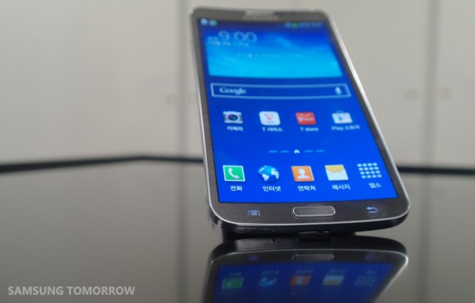 Samsung giới thiệu Galaxy Round: màn OLED cong 5.7 inch, 3GB RAM ...